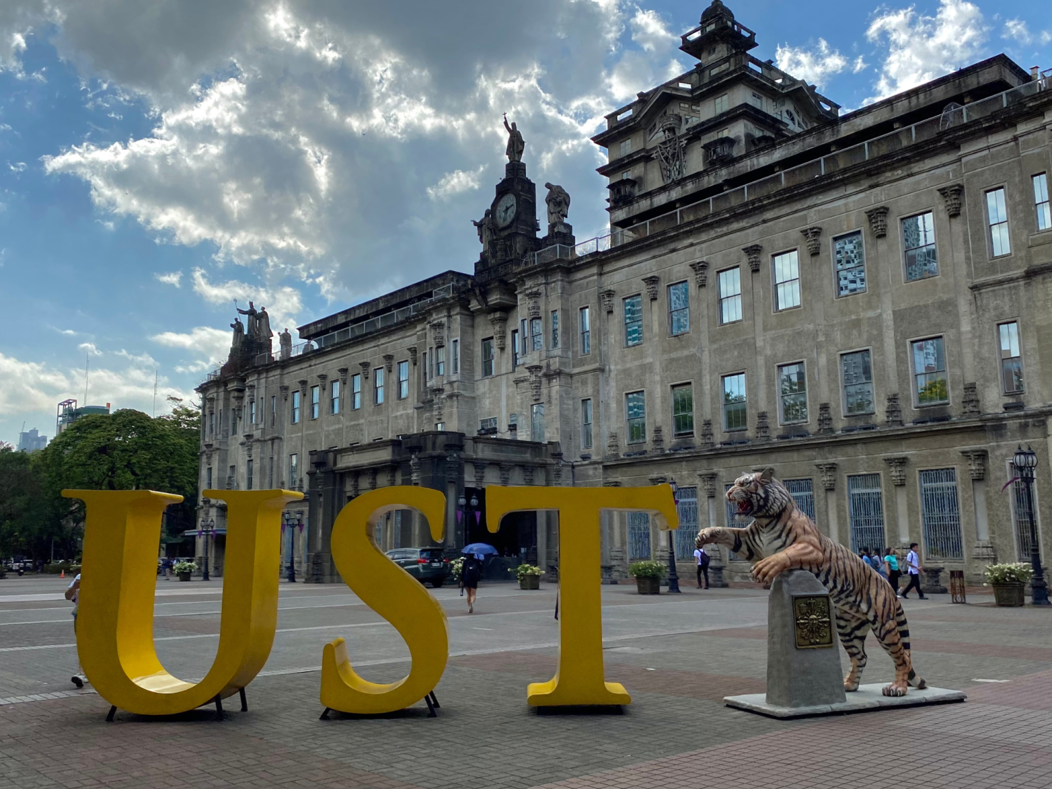 UST enrollees up by 4% in AY 2025-2026, final data show - The Flame
