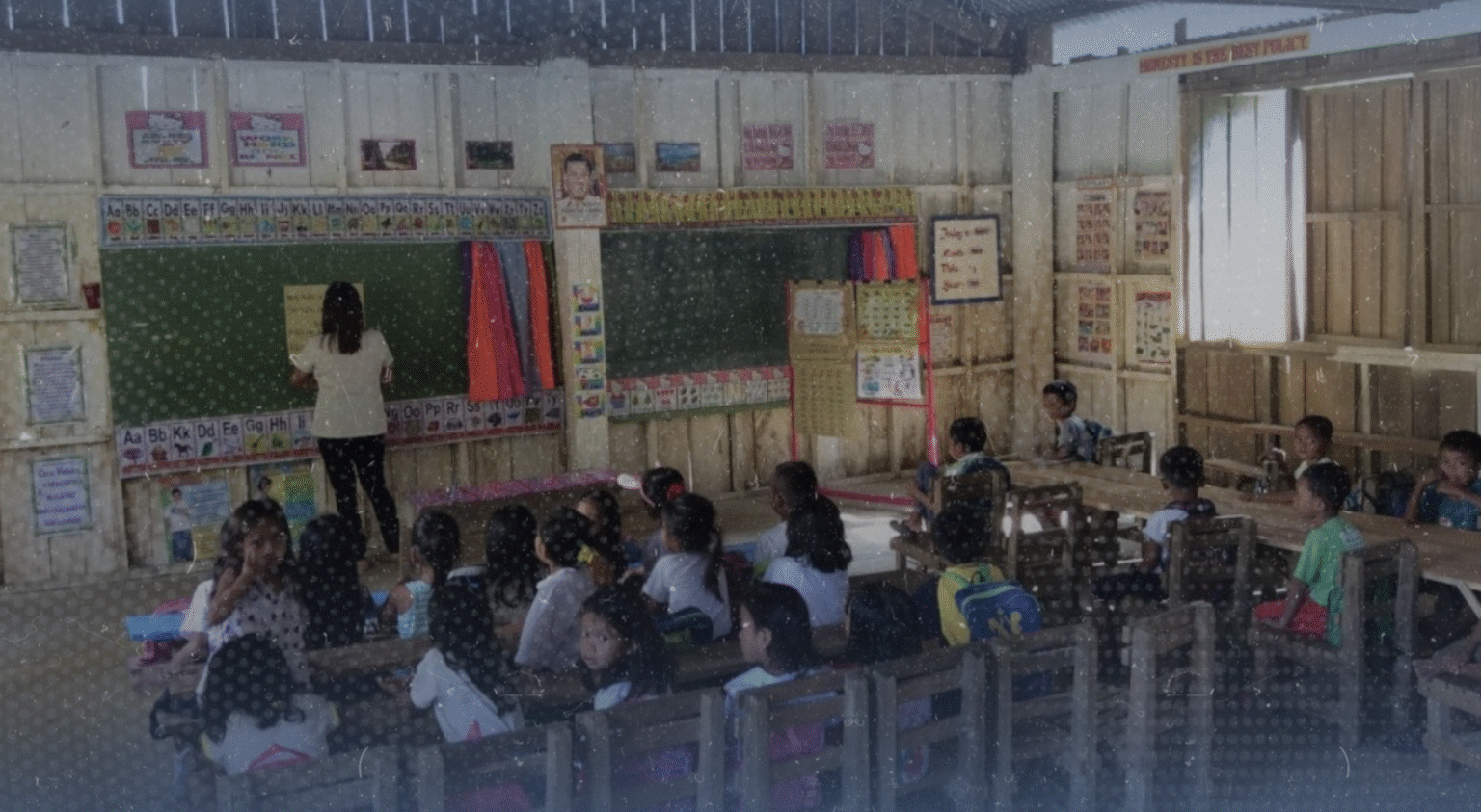As Marcos vows internet access for all public schools, over a thousand ...